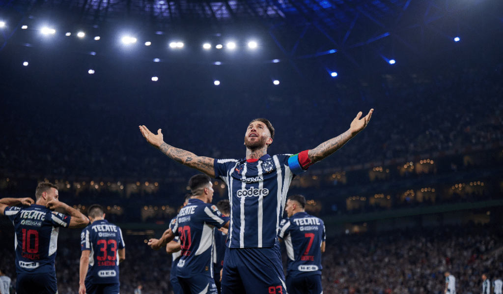 Sergio Ramos marca su primer gol con Rayados en la triunfante victoria ...